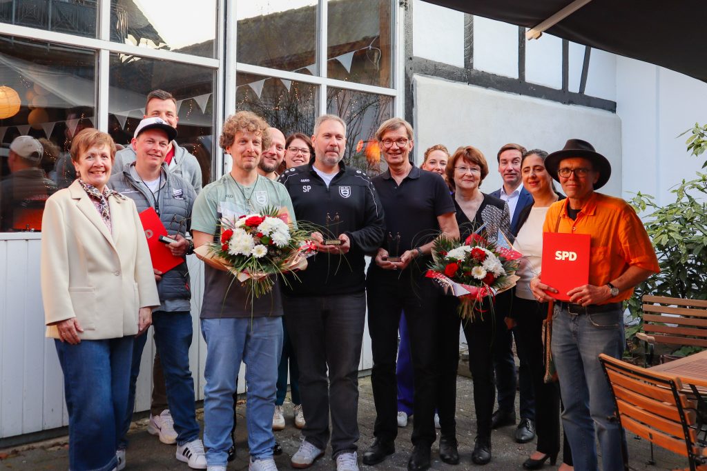 Verleihung des 15. Ehrenamtspreises der SPD Rhein-Sieg: Engagement für ...